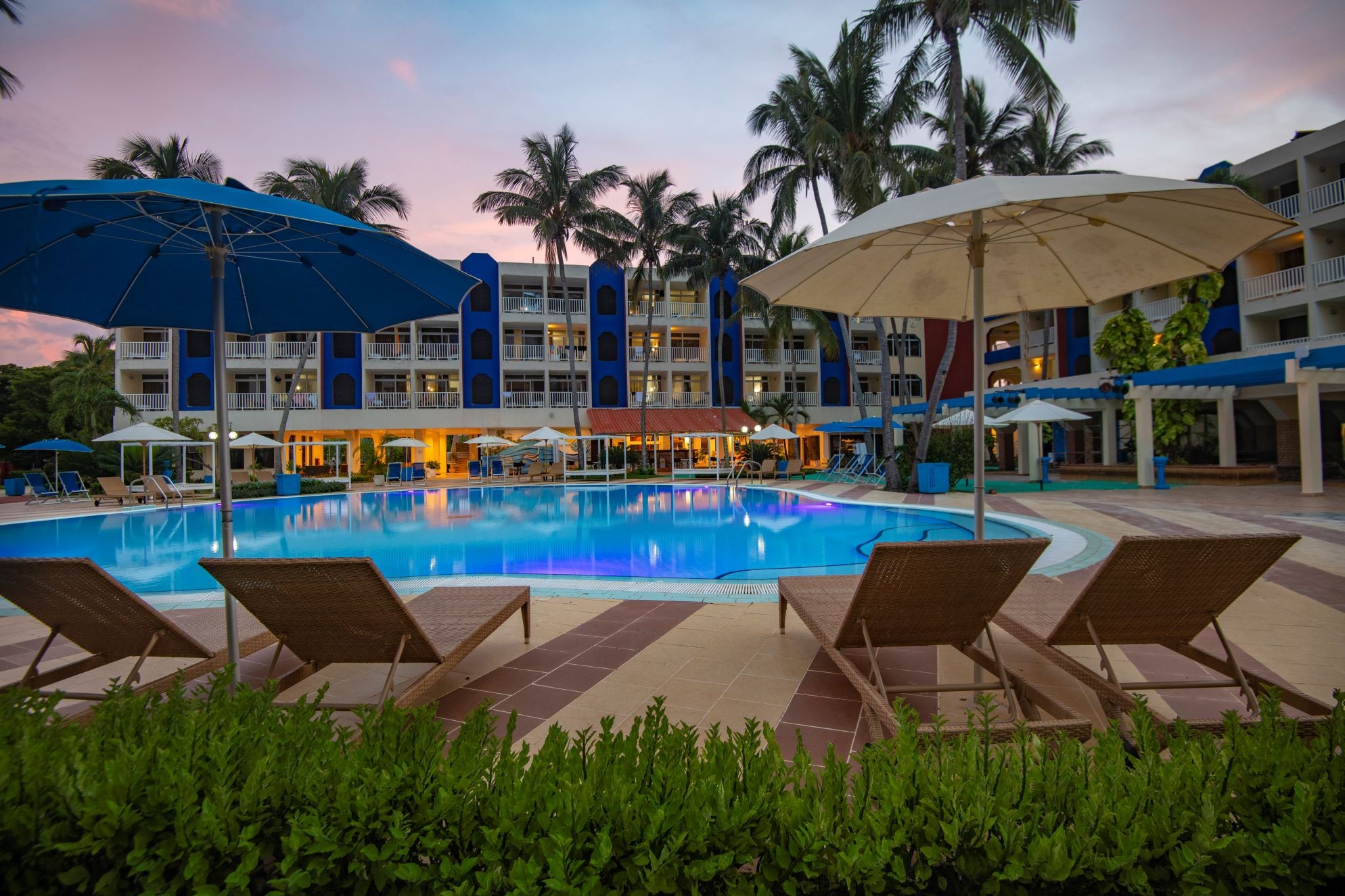 Tailor-made tours, packages, hotels, cars Club Tropical - Double